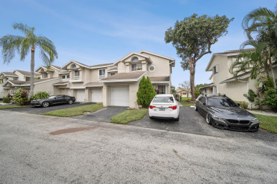 Discovery Pointe Deerfield Beach 6 Homes for Sale | Echo Fine Properties