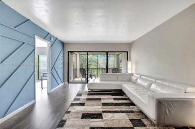 The Falls of Inverrary Lauderhill 48 Homes for Sale | Echo Fine Properties