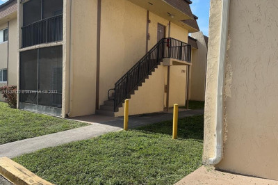 Stonebridge Gardens Lauderhill 17 Homes for Sale | Echo Fine Properties