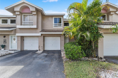 Discovery Pointe Deerfield Beach 6 Homes for Sale | Echo Fine Properties