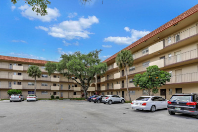 The Falls of Inverrary Lauderhill 48 Homes for Sale | Echo Fine Properties