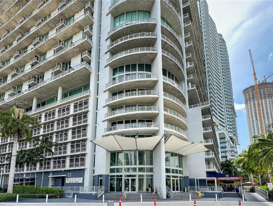 690 SW 1st CT, Miami | Echo Fine Properties