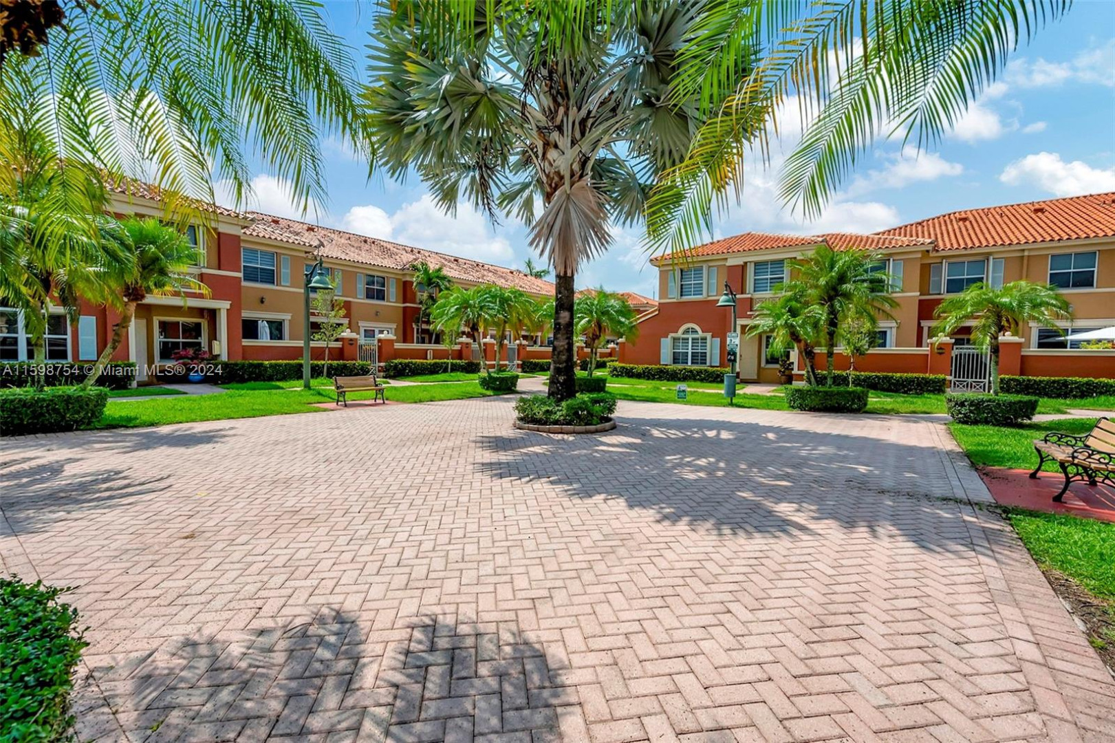 11438 NW 62nd Ter, Doral Doral | Echo Fine Properties