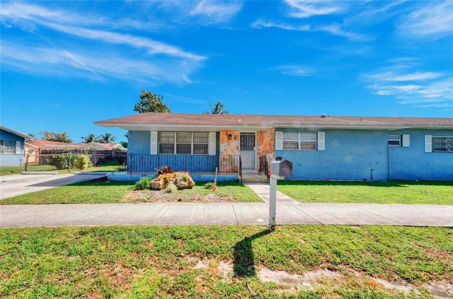 799 NW 107th St, Miami Pinewood | Echo Fine Properties